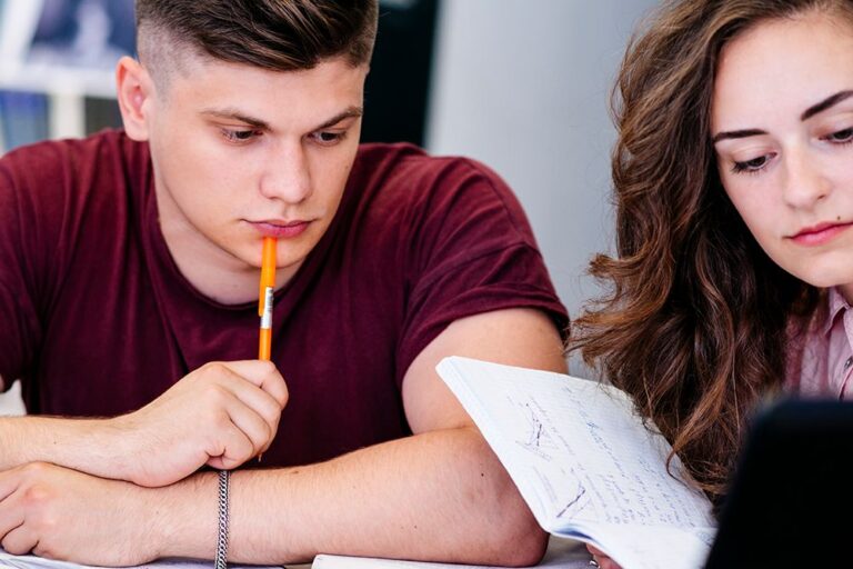 Simulado ENEM: como usar essa ferramenta para estudar | SFB